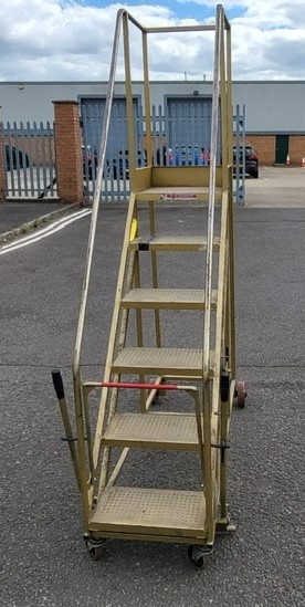 6 Step Mobile Platform - Steps and Stillages