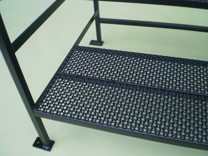 Tread Type - Steps and Stillages