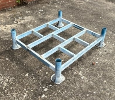 Second Hand Galvanised Post Pallet With Removable Posts - Steps and ...